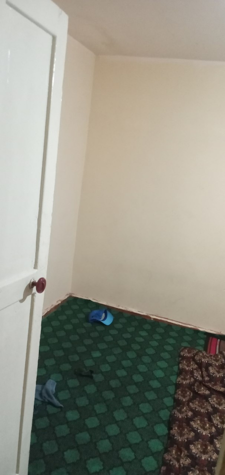 Uy sotiladi ipotikasiz