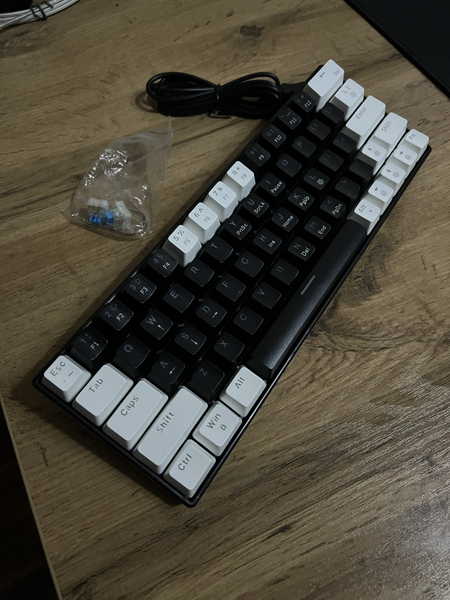 Игровая Механическая клавиатура , формат 60 % , rgb