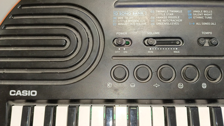 Продаётся сентизатор CASIO SA-76