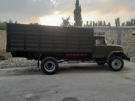 Zil 131 sotiladi