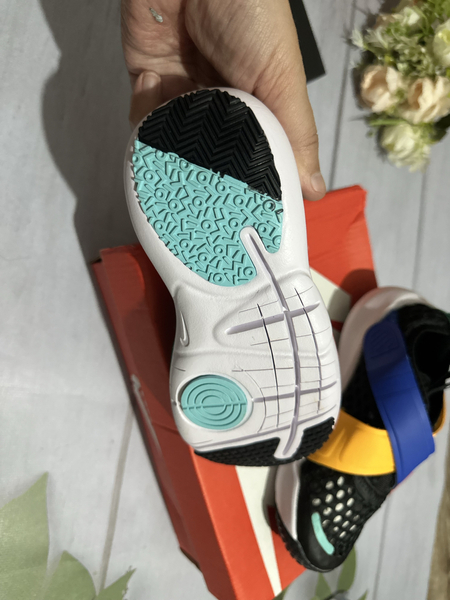 В наличии сеточные летние кросы от nike оригинал