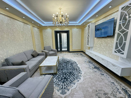 Продаю свою 3х ком. кв. 150 м² с верандой Зима Лето в центре города