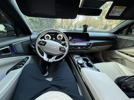 Kia K8 2022 qora