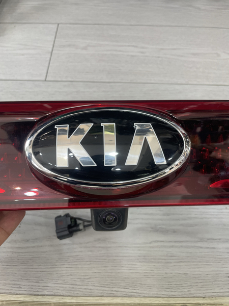 Kia Karnival orqa stop fara komplekt kameralisi sotiladi