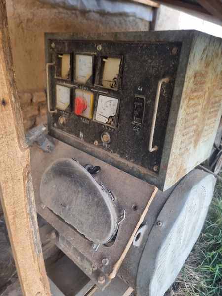 Generator sotiladi 30 kv