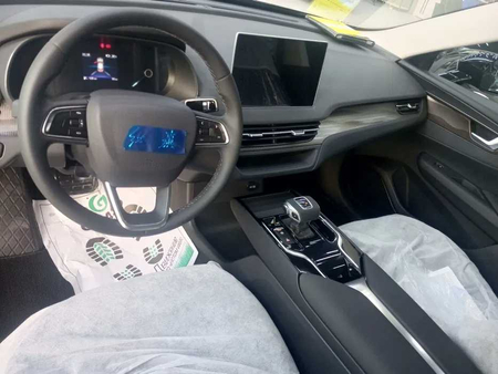Hongqi E-QM5 Style Plus