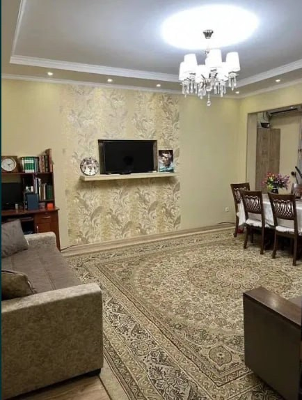 Квартира на Дружбе Народов .Т. Продам не торцевая с хорошим ремонтом