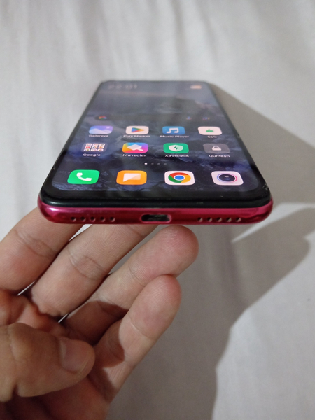 Redmi note 7 4/64talik ideal aybi qizilligida