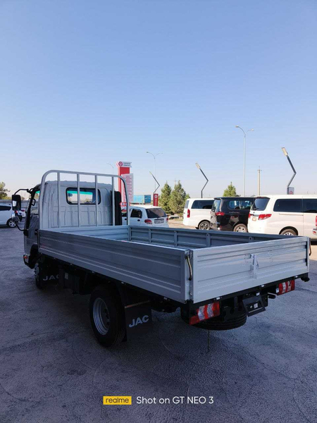 gruzavoy jac j3 5tonna