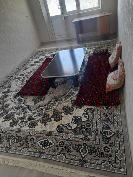 Urganch shahar  Gurlan ko'chasi Rayxon bozar yonida...