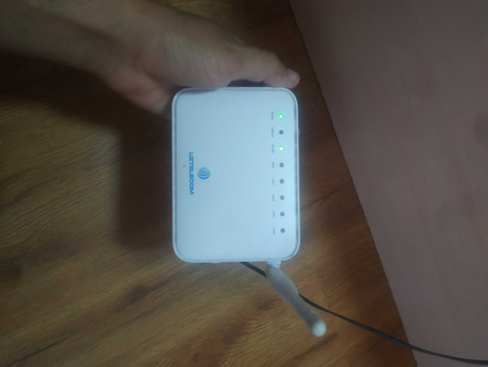 Huawei Wi-Fi rotor sotiladi arzon