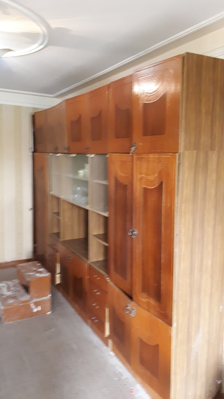 Продаю стенку в хорошем состояние .