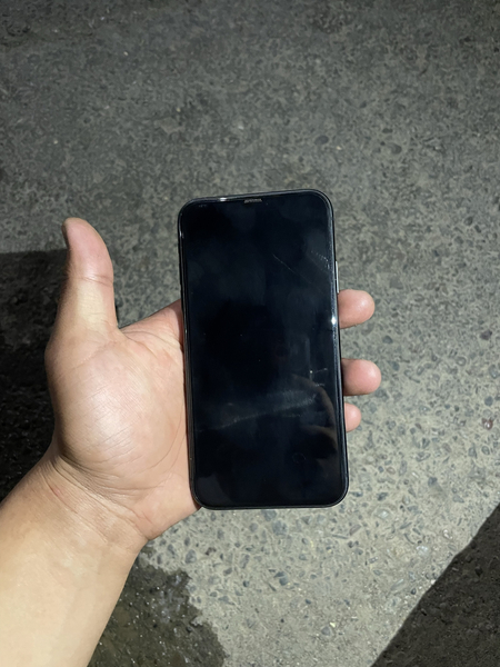 Iphone 11 sotiladi