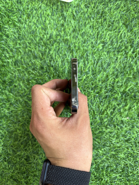 Iphone 12pro sotiladi