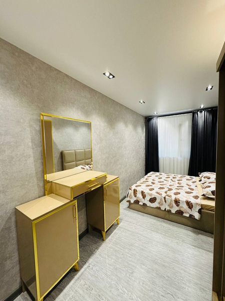 Срочно Новомосковская ор-р(детский сад) 2/2/5 50м²