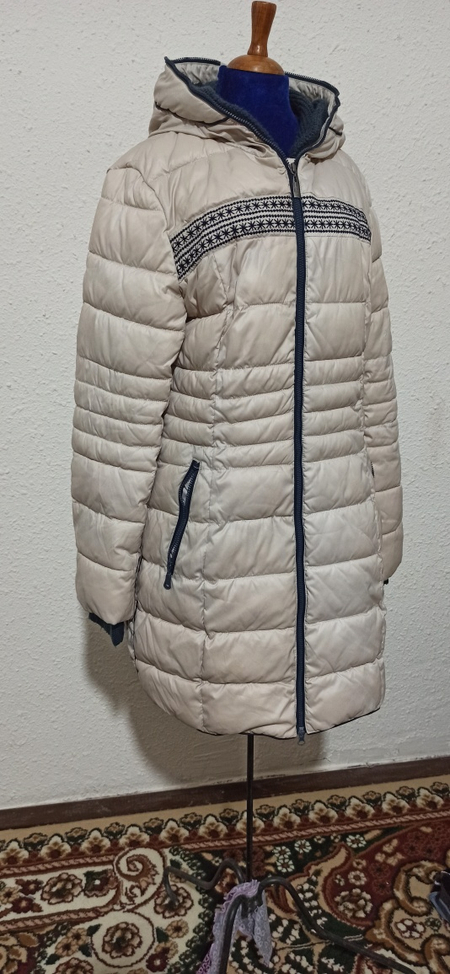 Ayollar kurtkasi 60 ming som