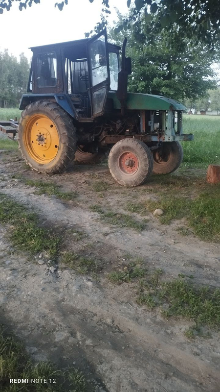 Traktor sotiladi