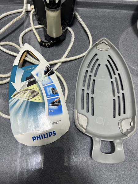 Утюг PHILIPS AZUR PRECISE 4340 мощность 2400 W STEAM TIP .Сингапур.
