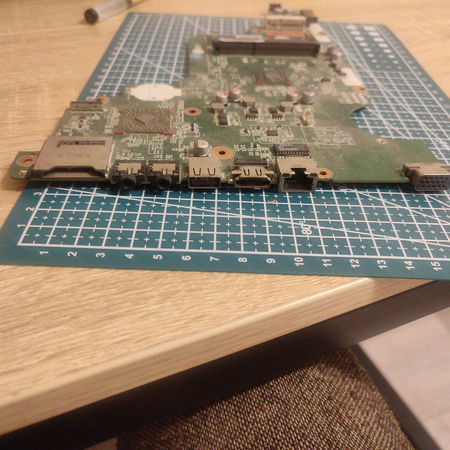 Продам рабочую материнскую плату hp655

DDR3

AMD Radeon HD 6310 (инте