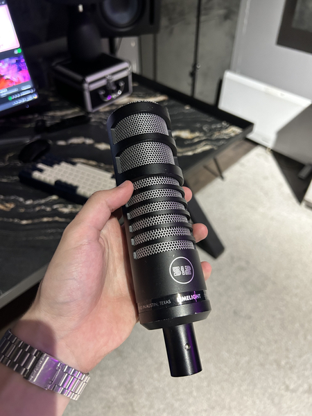 Динамический микрофон Limelight 512 для подкастов и студии
