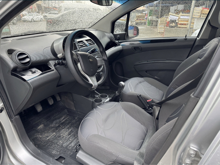 Spark sotiladi 2016 yil prabek 97000km