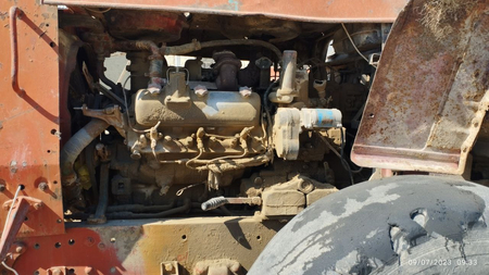 T150 traktor sotiladi