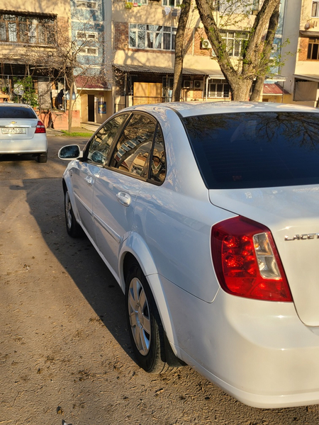 Chevrolet lacetti 1.8
Yili: 2012
Yurgan masofasi:297.000
Rangi: oq
Xol