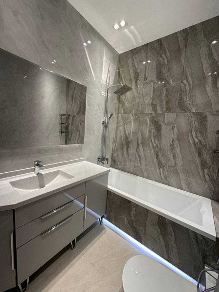 ЖК Новомосковский,15 Гор.Больница,3-комнатная,4/8,140 м²,евроремонт