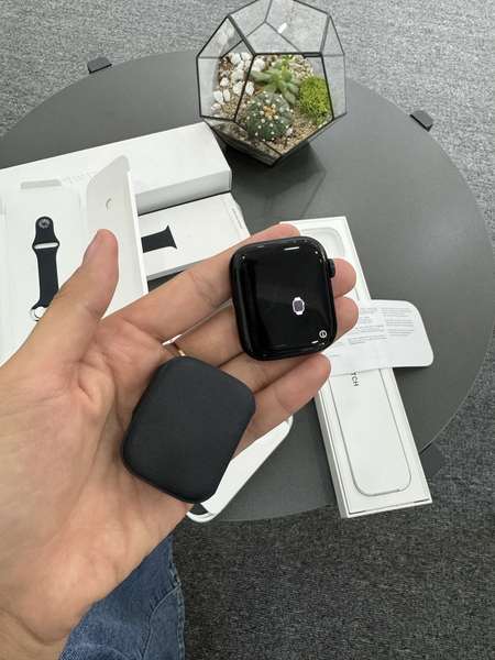 Apple Watch 8 series 45 mm