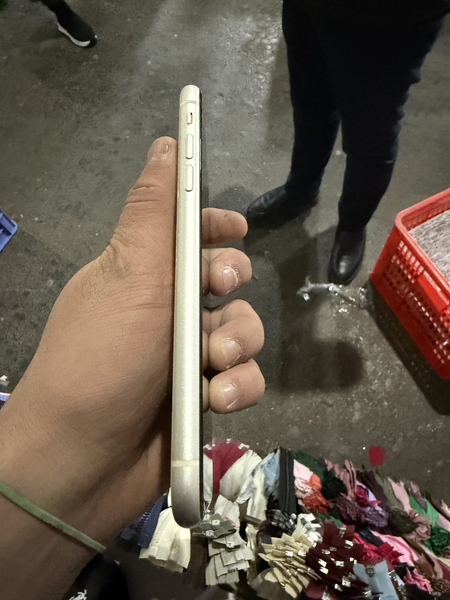 Iphone 11 64 gb srocna