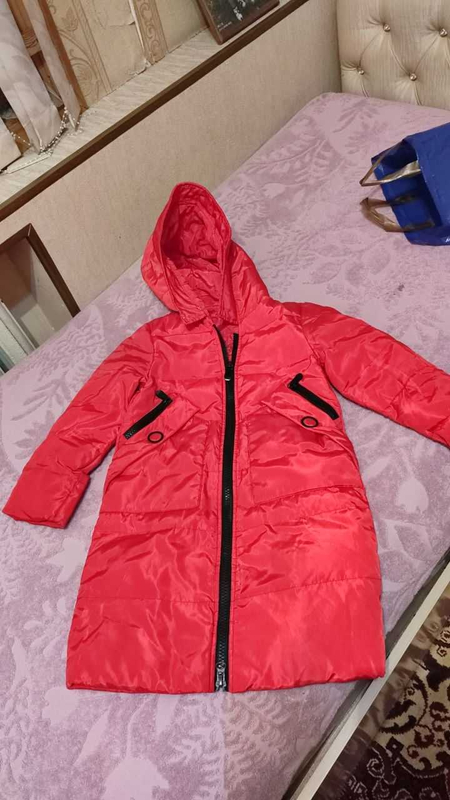 Продам куртку  на девочку на осень.