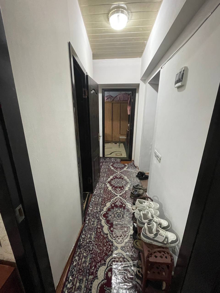 Продам Чиланзар 8 2-4-4 балкон 2х6