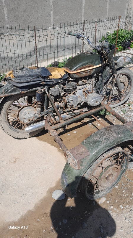 Ural mototsikl sotiladi