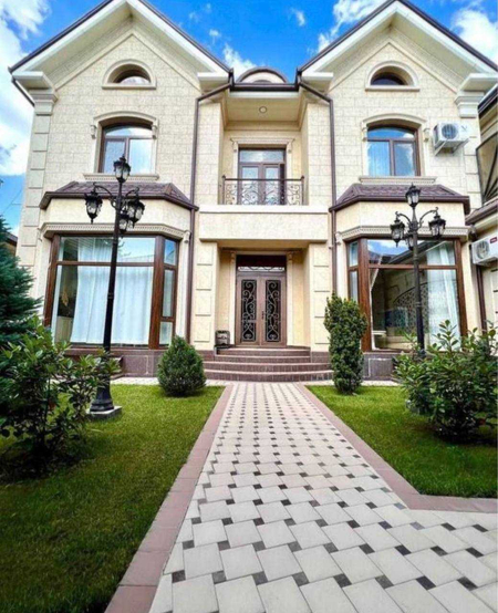 Продается дом в Мирзо Улугбекском районе (Центр Луначарский)