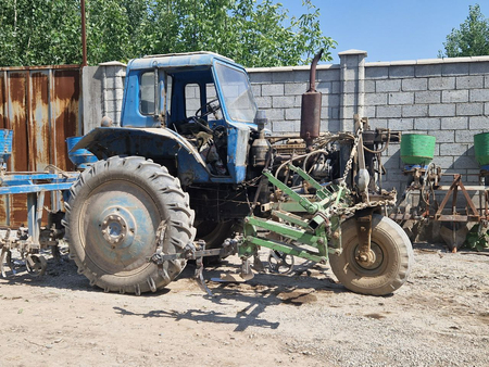 MTZ-80 ikkta bor sotiladi