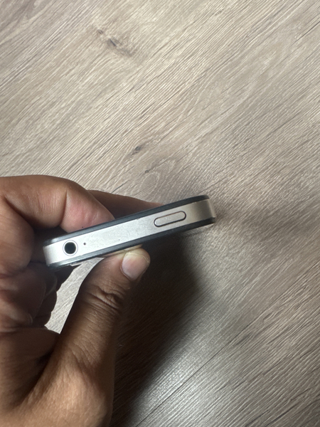 iphone 4s (На запчасть в отличном состоянии)