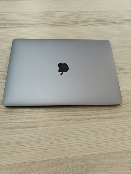 MacBook Pro M1 8/512