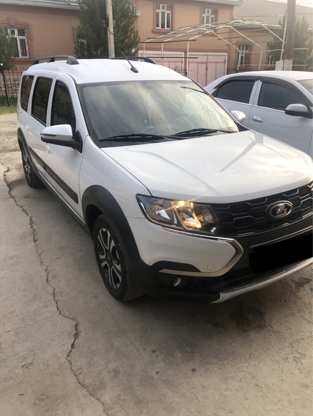 Lada largus cross