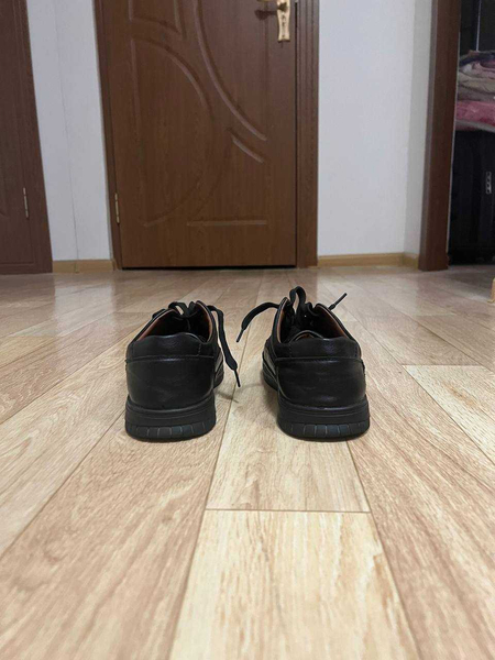 Продаю чёрные туфли