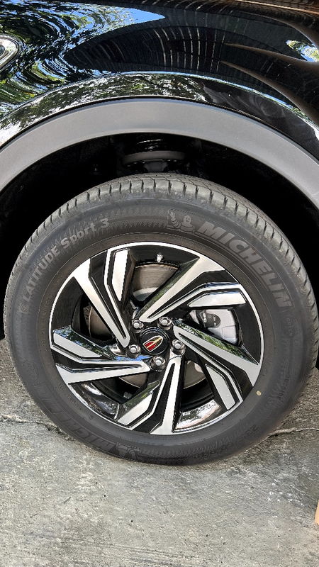 Honji Hs5 40TD sotiladi 2023-24 yil Qora kraska tozza