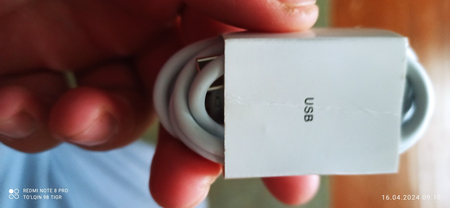 120 W USB zaryadchik sotiladi.