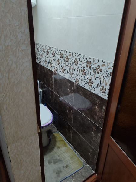 Fayzli honadon  3 xonali 2 etaj o'rtada joylashgan uglavoy emas