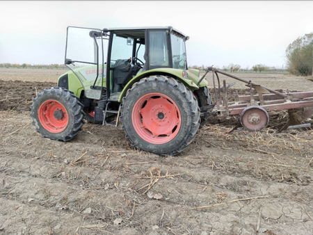 Traktor Axos Class 340.