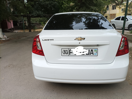 Продаеться жентра ласетти