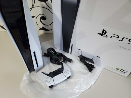 ПРОДАМ PlayStation 5 ДИСКОВОДОМ (825GB). Состояние ИДЕАЛЬНОЕ.