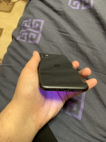iPhone 11  64 GB