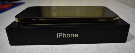 Iphone 12 pro max holati yaxshi