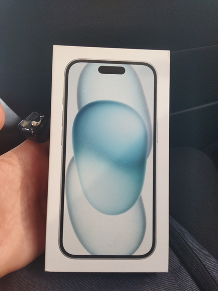 iPhone 15 128GB blue