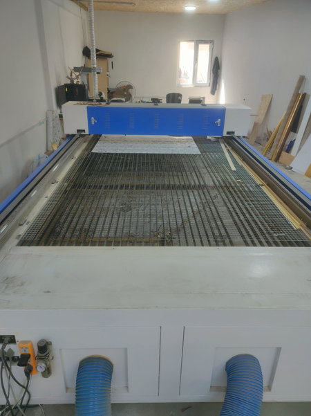 Lazerni usluga  лазерная услуга kesish maydoni 3m/1.5m 
Lazerda Graver