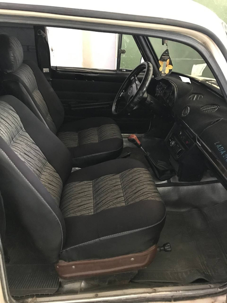 2106 сотилади. Холати яхши. Нархи 1800$
